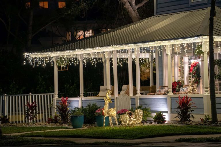 41 Outdoor Christmas Light Ideas That’ll Make Your Home the Brightest ...