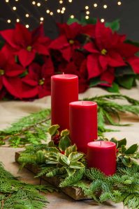 32 Christmas Candle Centerpiece Ideas That’ll Make Your Table Shine!
