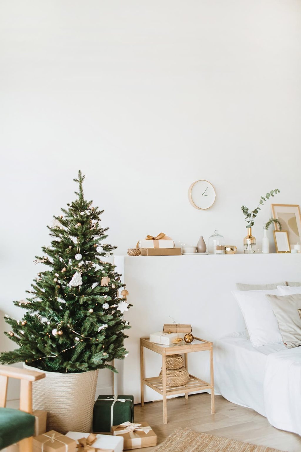 32 Scandinavian Christmas Decor Ideas That Are Simple, Chic, and So Cozy
