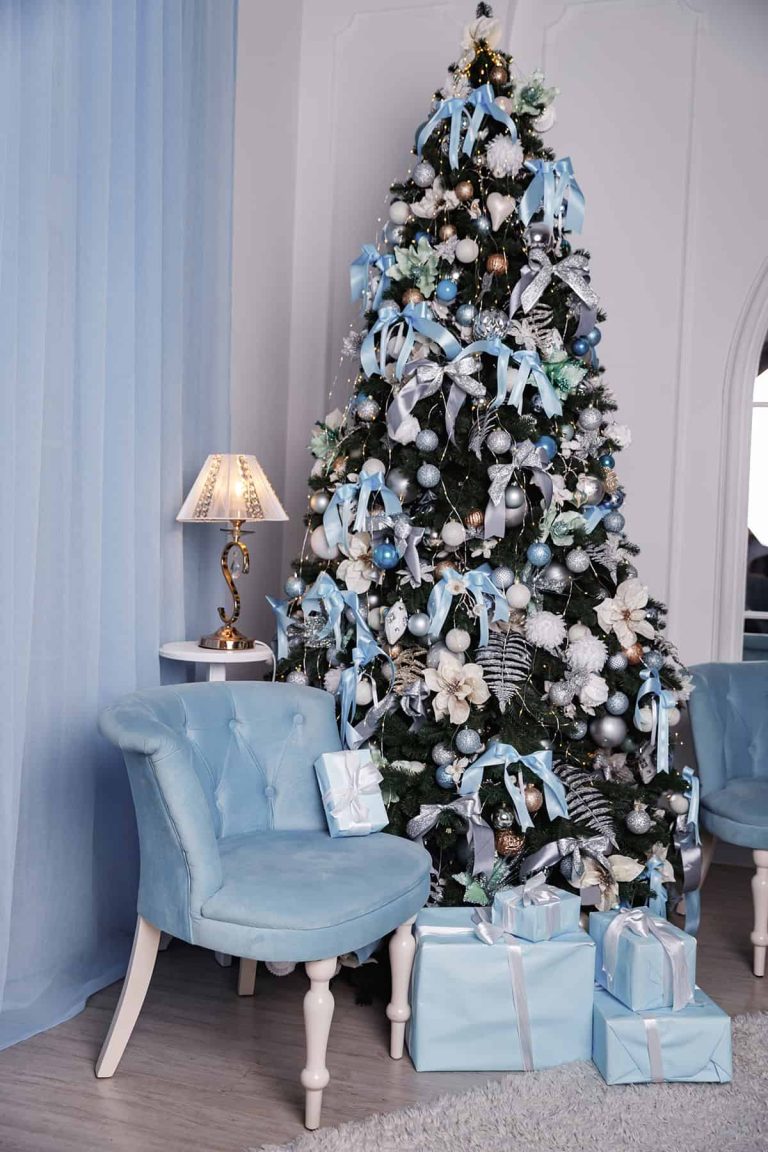 31 Frosty & Fabulous Blue Christmas Decor Ideas