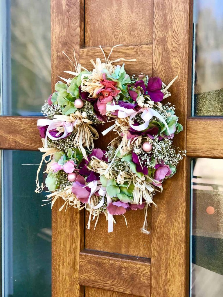 45 Inspiring Spring Wreath Ideas For the Front Door