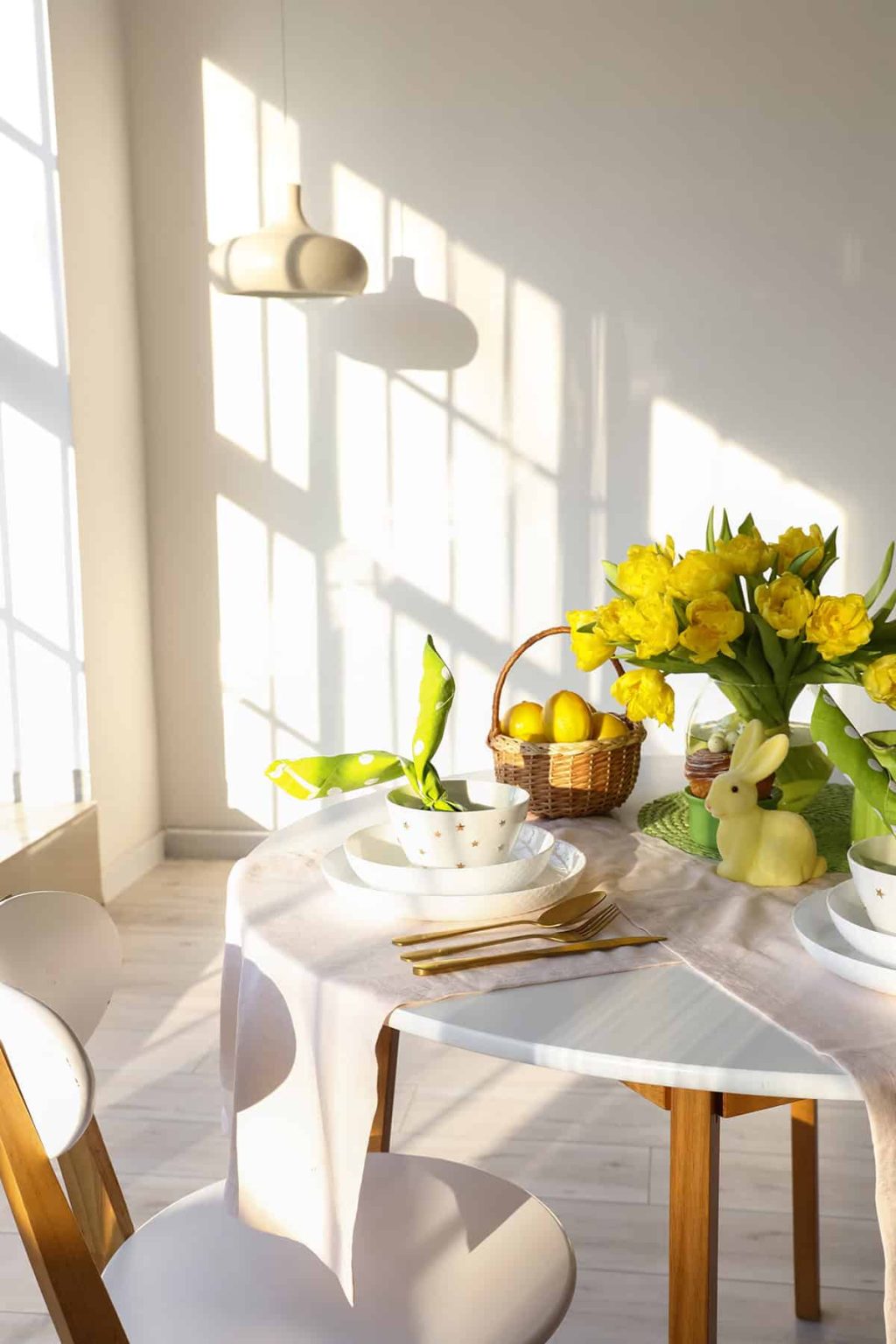 27 Fresh and Fun Lemon Table Decor Ideas