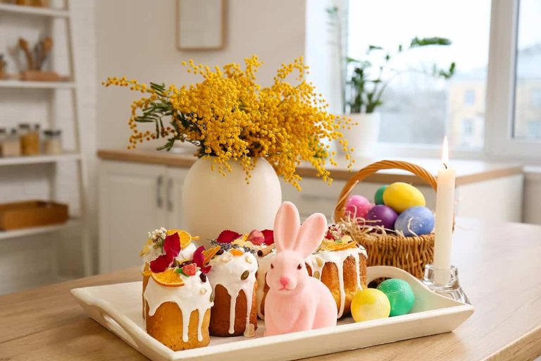 30 Spring Tray Decor Ideas For Everyday Spaces