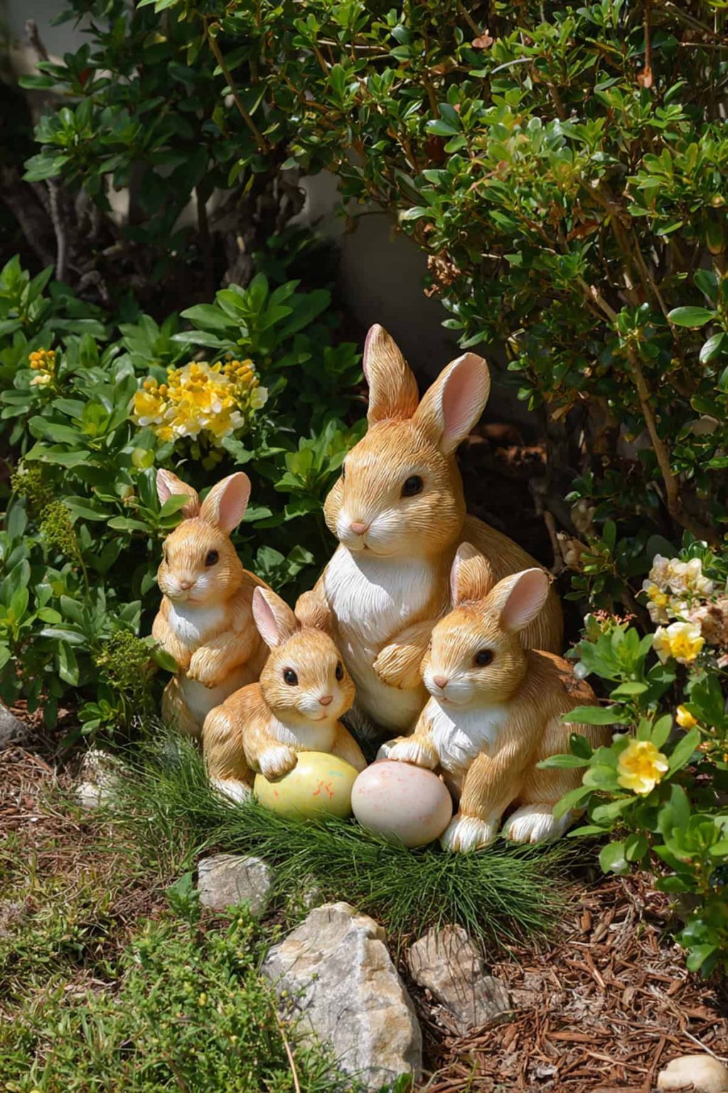 26 Charming Outdoor Easter Decor Ideas You’ll Want This Year
