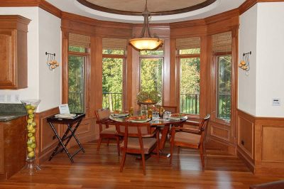 26 Bay Window Decorating Ideas That Change the Whole Room