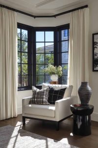 26 Bay Window Decorating Ideas That Change the Whole Room